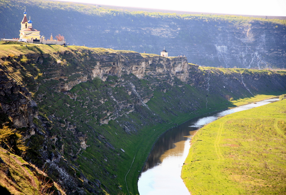 Traseul Butuceni - Piatra - Moldova Travel