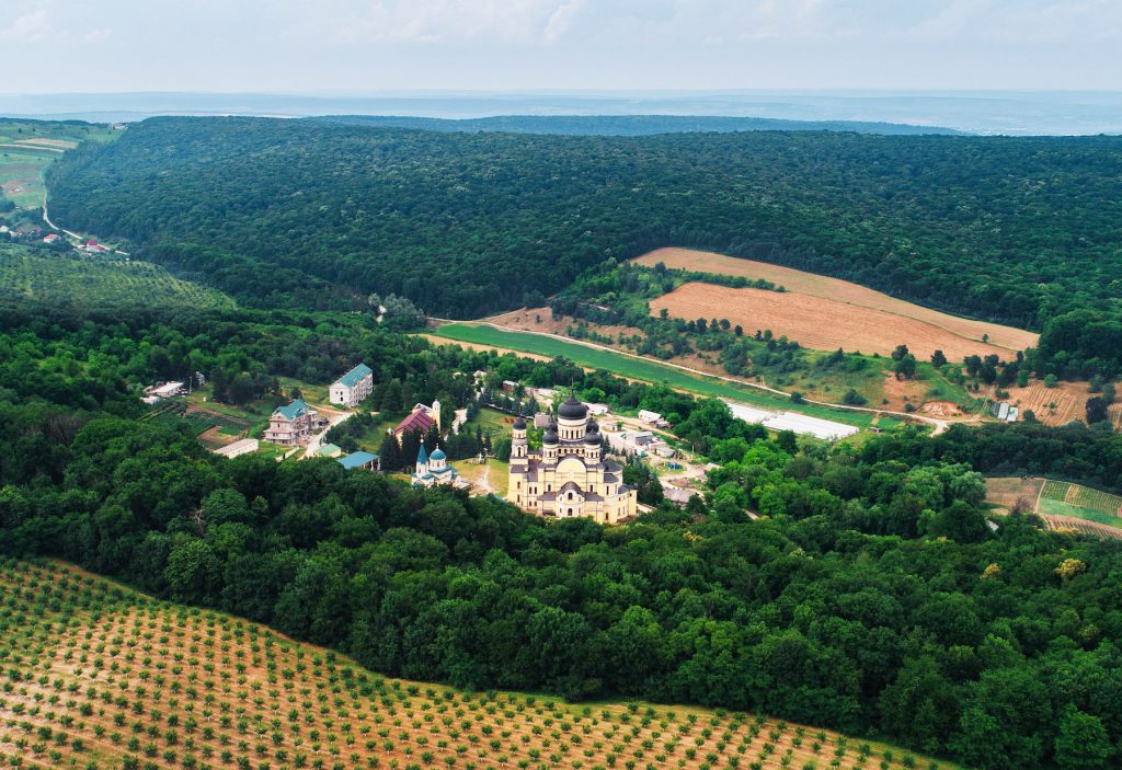 Mănăstirea Hâncu - Moldova Travel